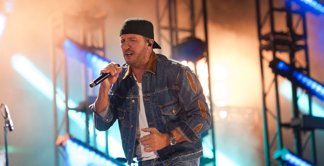 Luke Bryan Abruptly Stops Concert After He "Forgot All The Words" Of ...