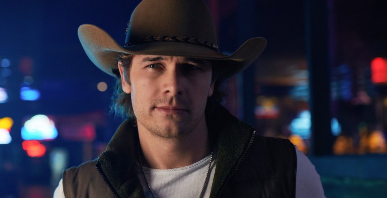 Country Superstar Goes Viral For Chiding Fans For Interrupting His ...