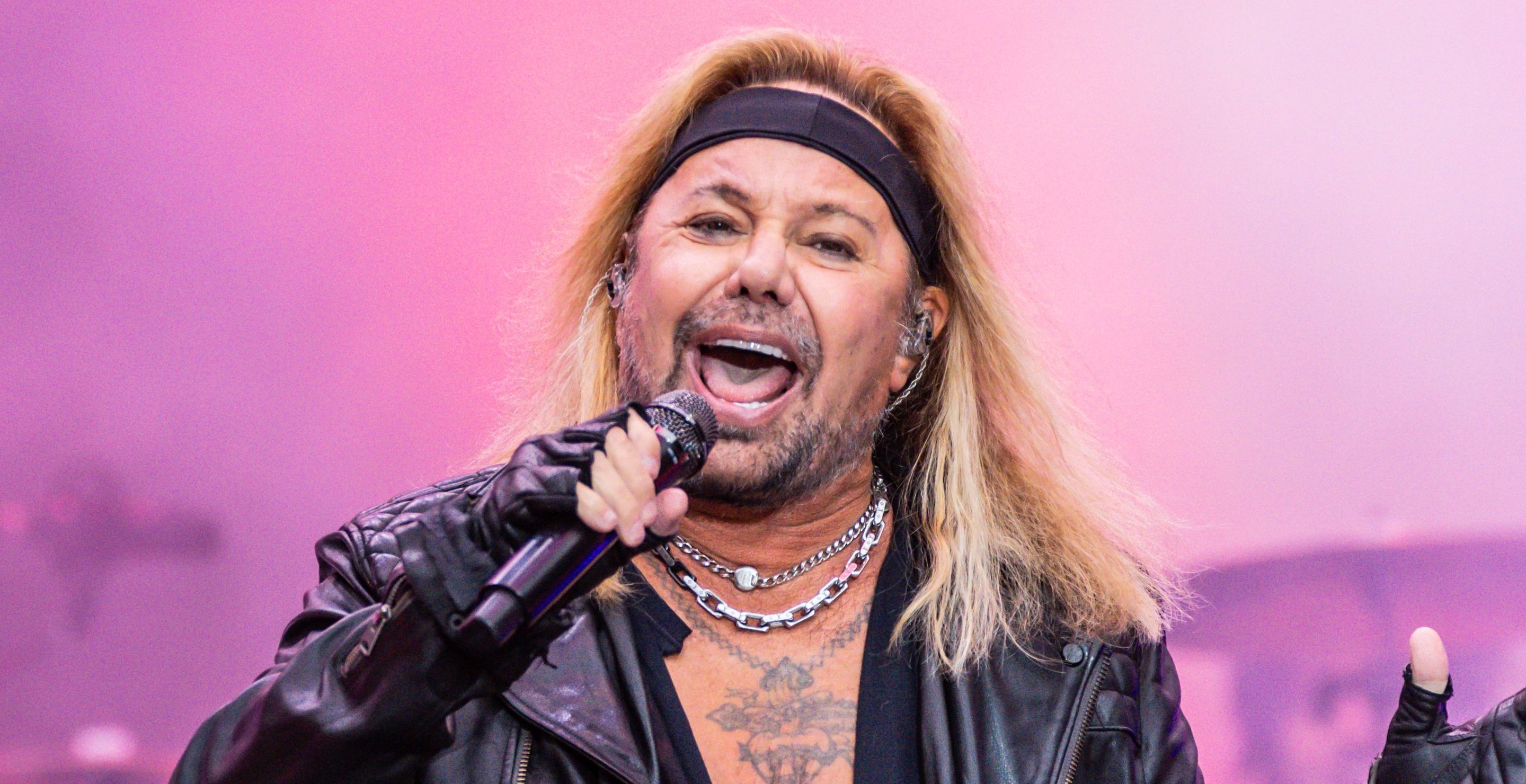 Vince Neil of Motley Crüe Might Have Fell For An AI Thirst Trap ...