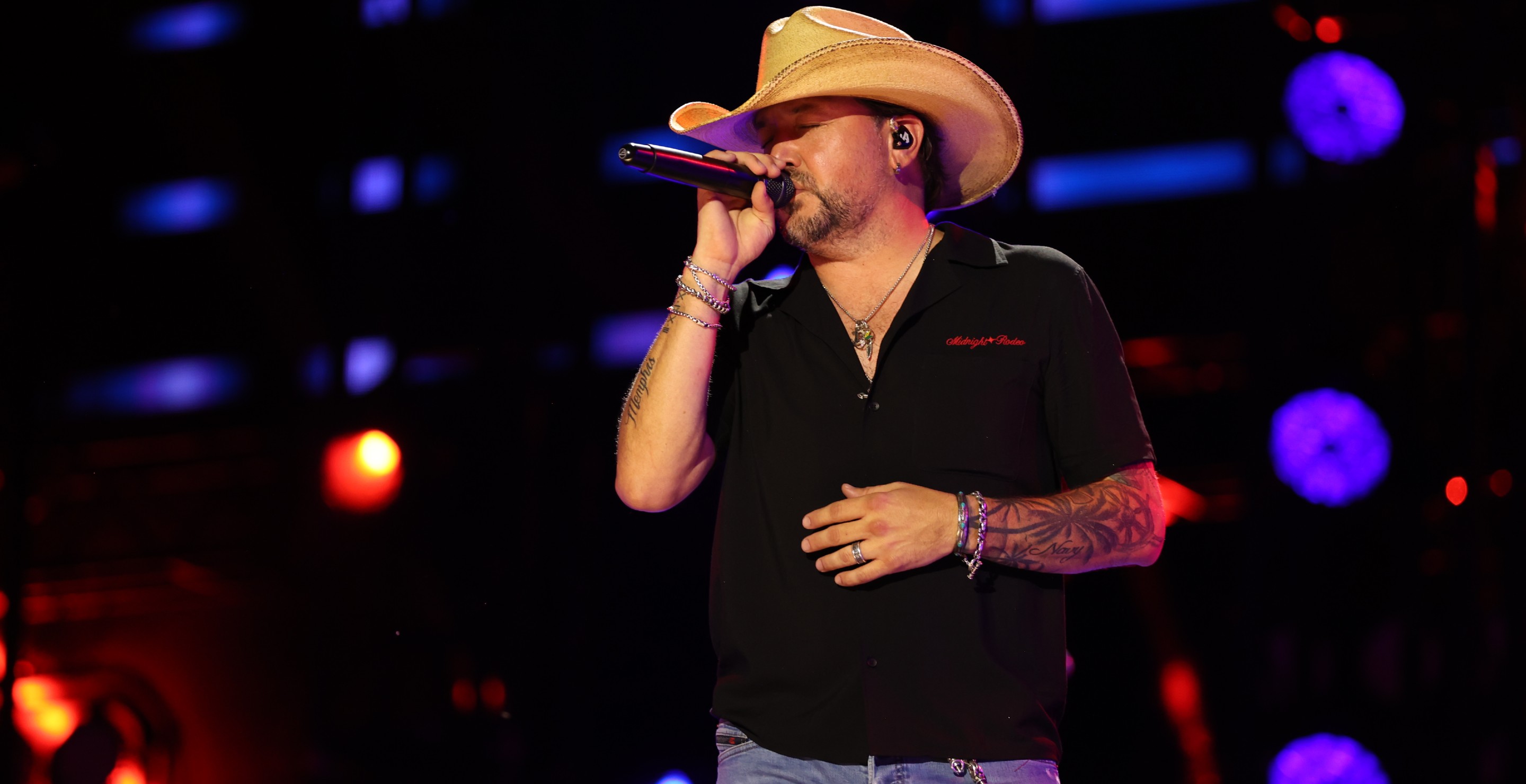 Jason Aldean Fans Outraged After Women Are Violently Attacked After His ...