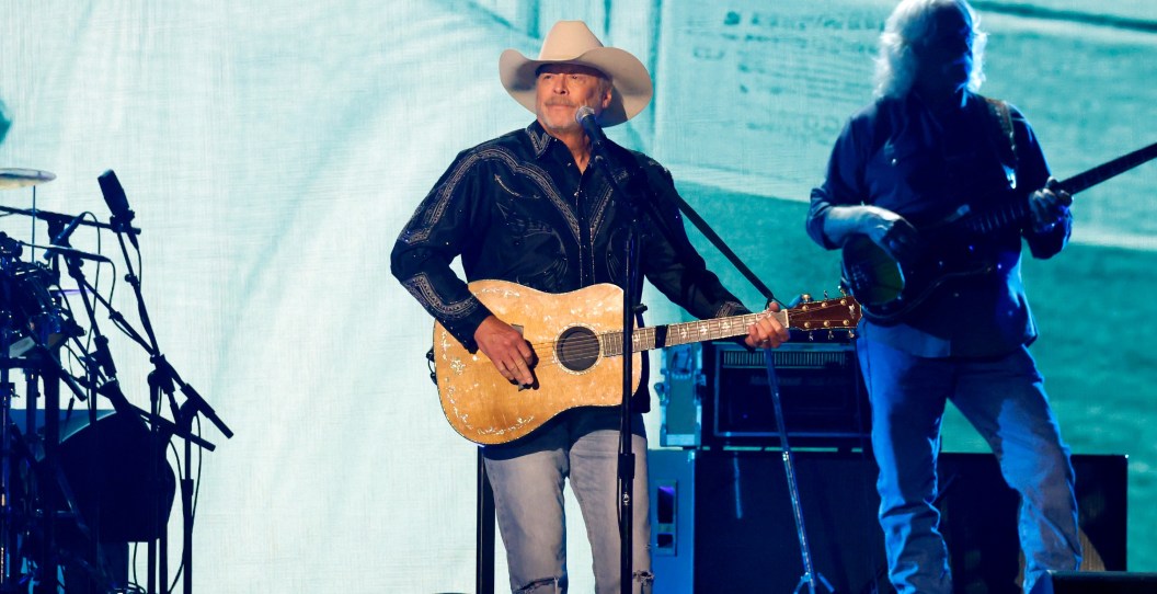 4 Timeless Country Love Songs for Every Kind of Romance Out There ...