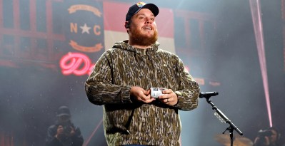 Luke Combs Kicks Off New Musical Chapter With Rowdy New Single, 'Back ...