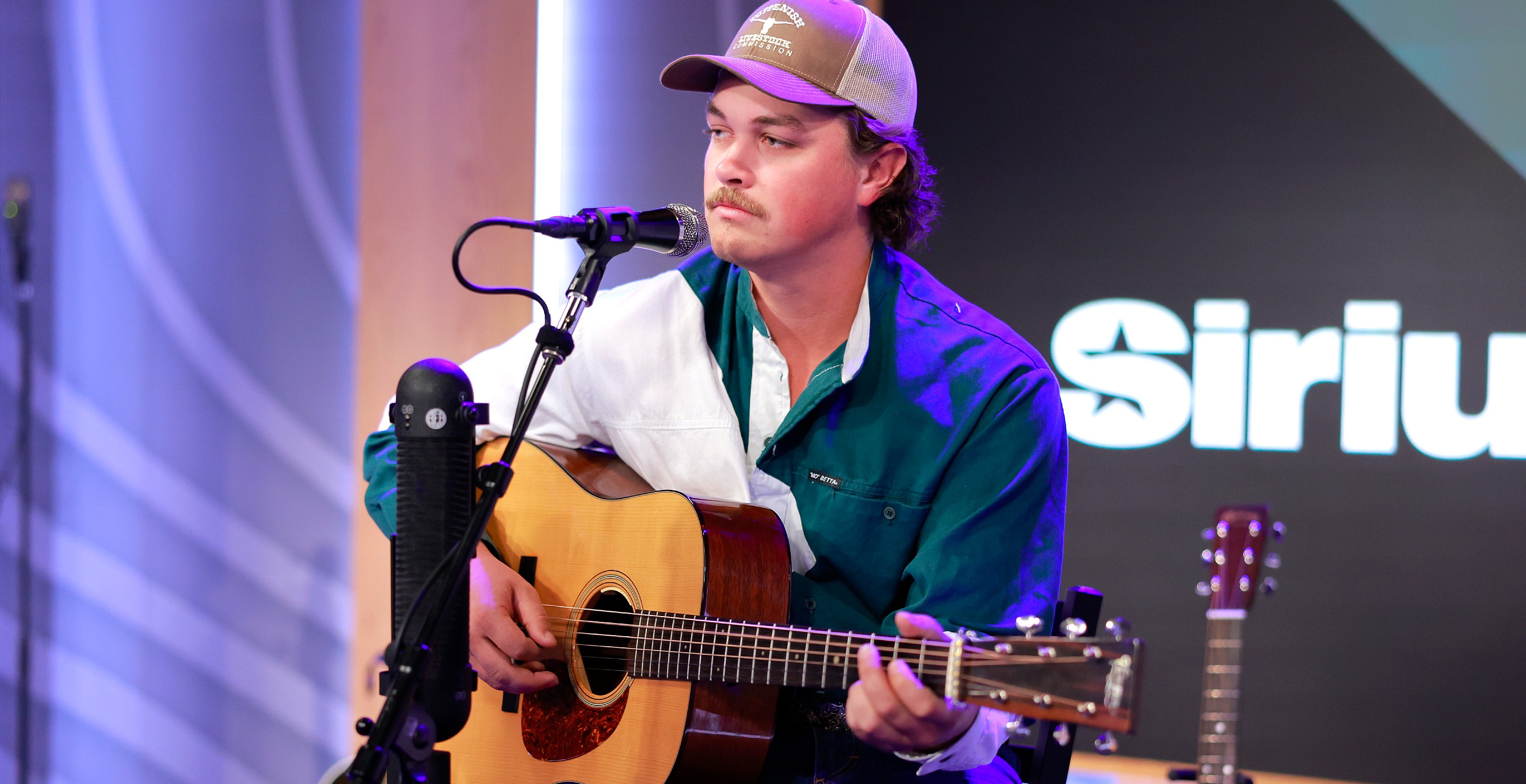 Zach Top Goes Viral While Performing ‘Rocky Top’ for Thousands of ...