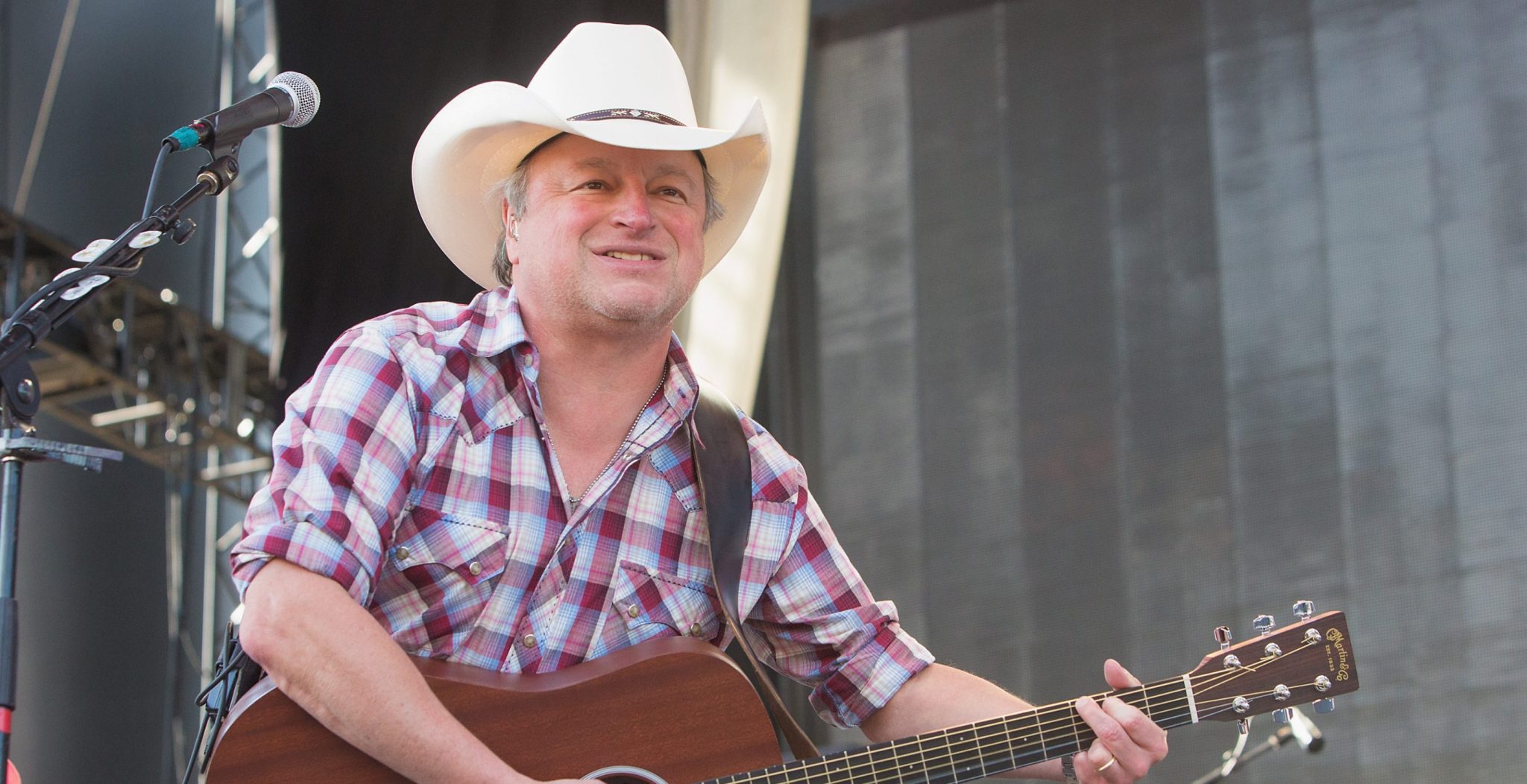 Mark Chesnutt Taken to Hospital Hours Before a Show - Wide Open Country