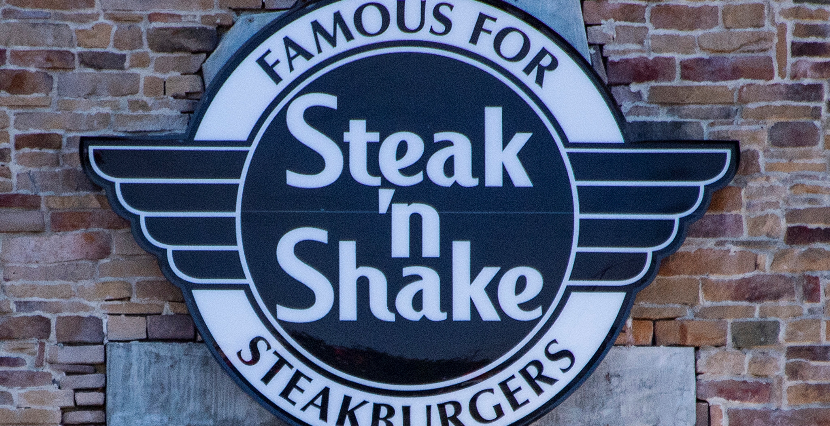 Steak 'n Shake Gets Patriotic by Flying the American Flag Nationwide ...