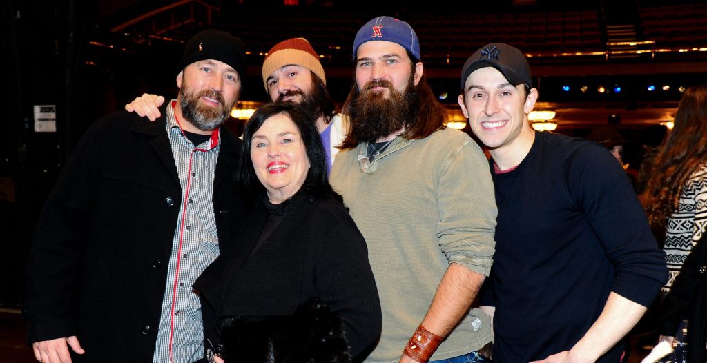 ‘Duck Dynasty’ Star Al Robertson Shares Update on His Mother, Thanks ...