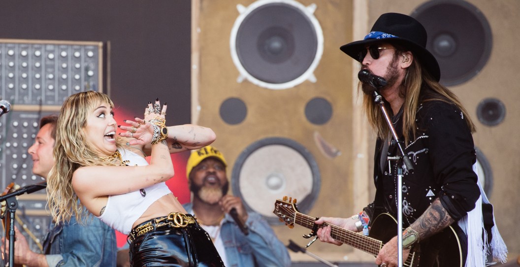 Miley Cyrus Opens up About Reuniting With Father Billy Ray Cyrus - Wide ...