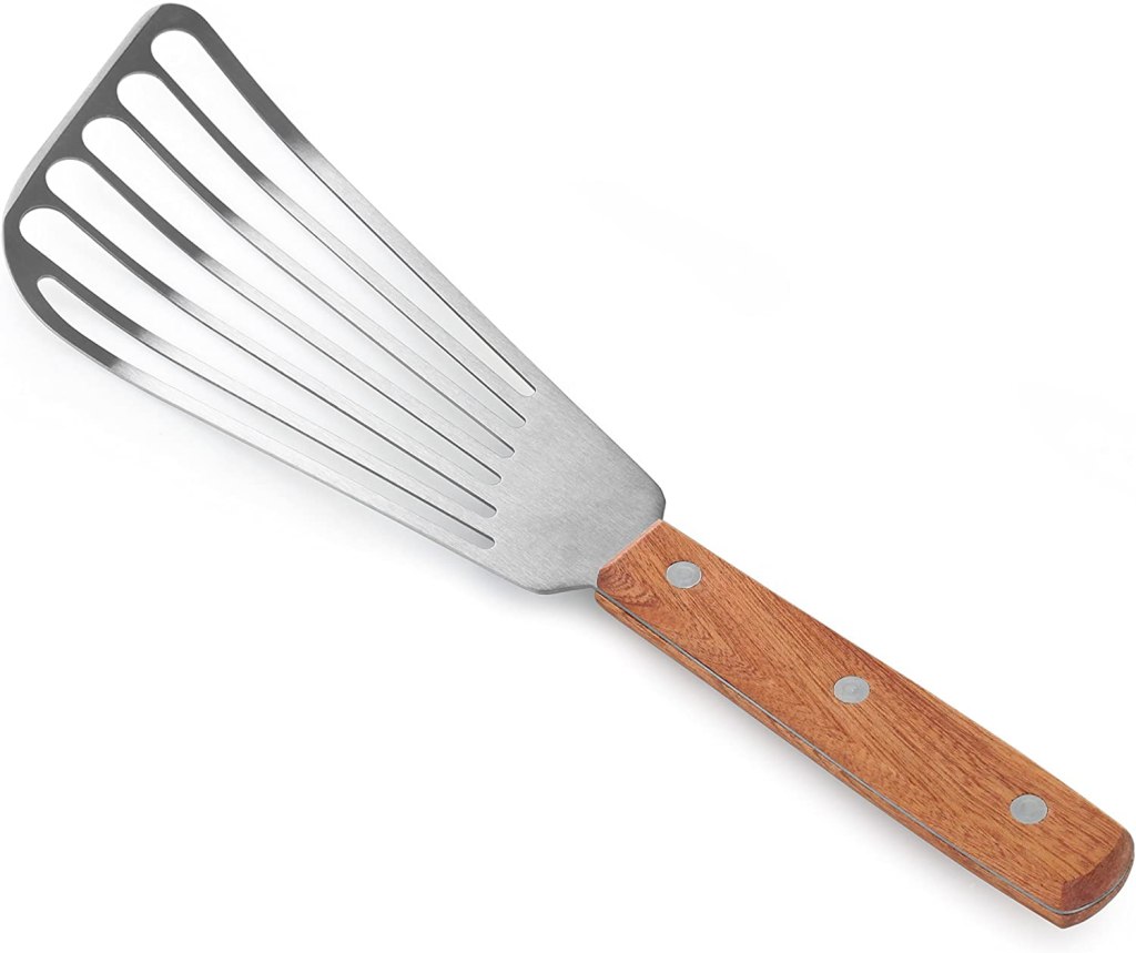 What is a Fish Spatula and Why Every Outdoor Cook Should Have One